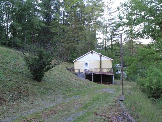 72 Greenbrier St, Camden On Gauley, WV 26208