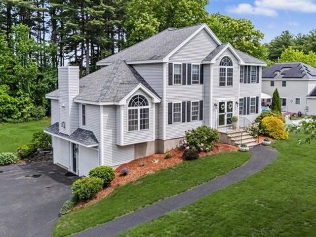 72 Heritage Rd, Dracut, MA 01826