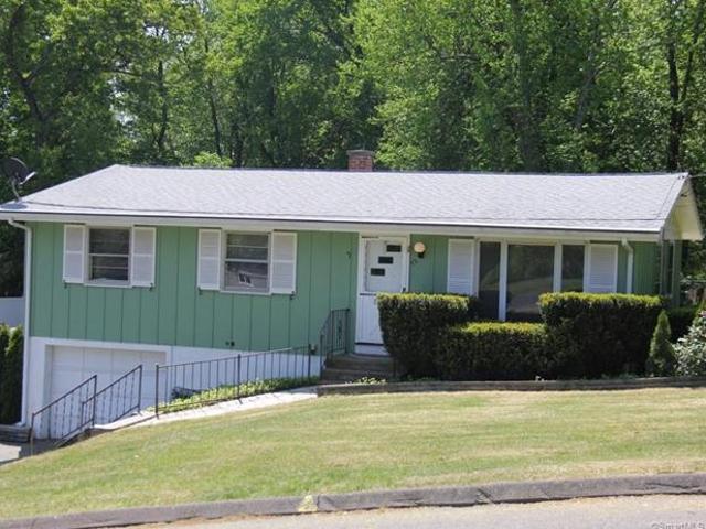 72 Hilltop Rd, Naugatuck, CT 06770