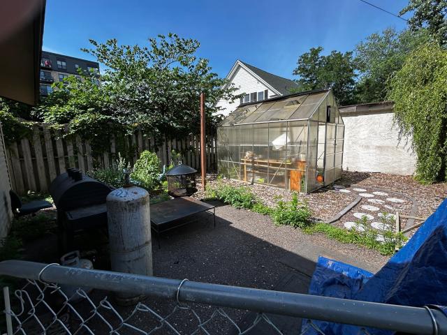 72 Lowry Avenue NE