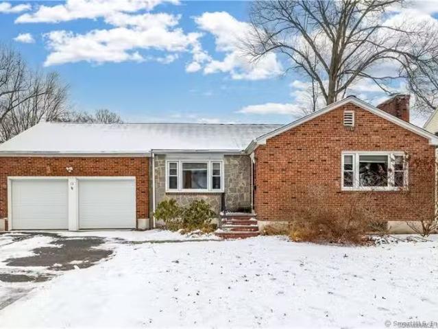 72 Mohegan Drive, West Hartford, CT 06117 MLS #24076818