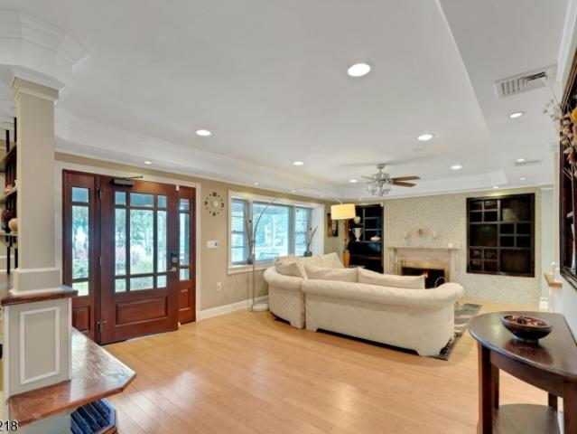 72 Mountain Ave