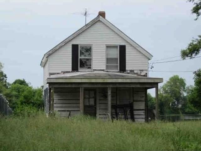 72 Ocean View Ave, Swansea, MA 02777