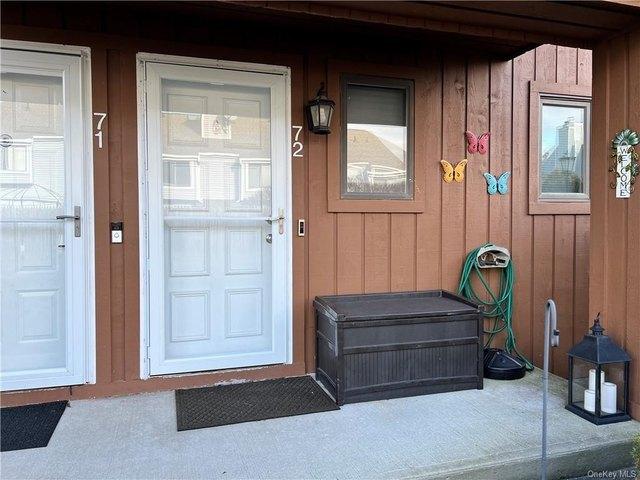 72 Old Farm Ln, Mohegan Lake, NY 10547