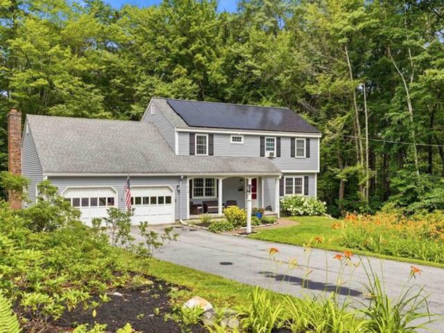 72 Old Farm Rd, Bedford, NH 03110
