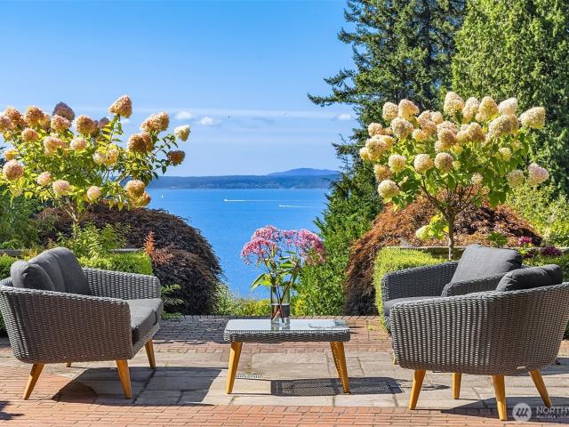 72 Olympic Drive NW
