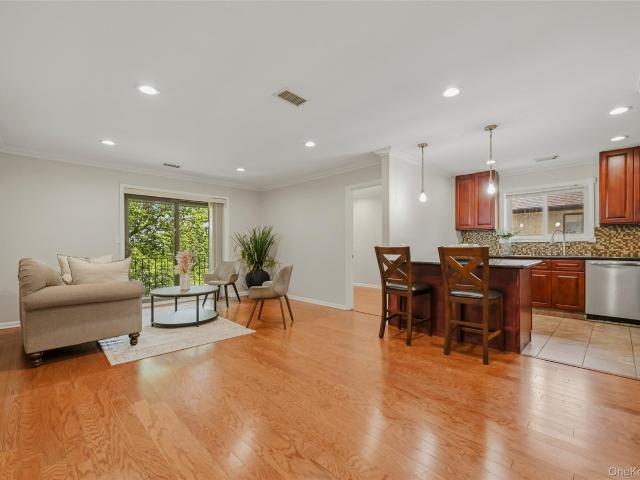 72 Omni Parc Drive