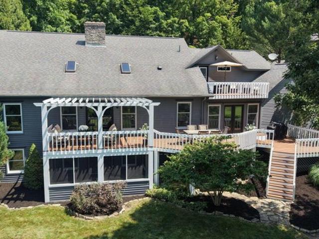 72 Pinehurst Dr, Granville, OH 43023