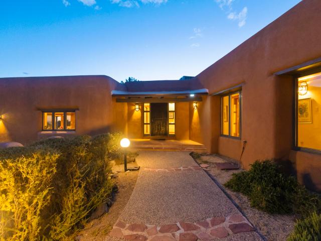72 Pinon Hill Place NE