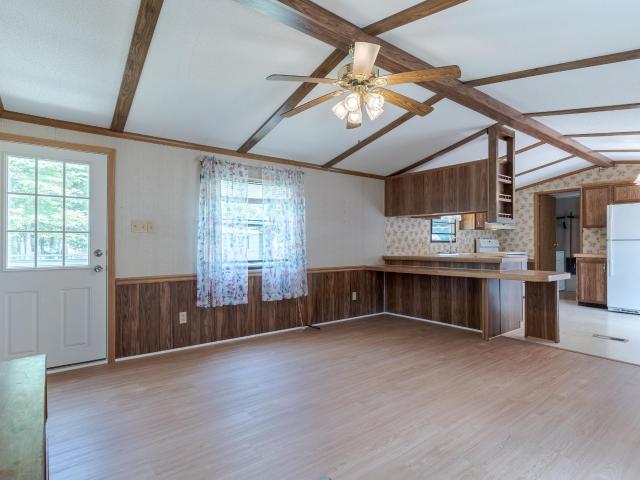 72 Royalcrest Park