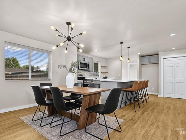72 S Inverness Dr, Nampa, ID 83651