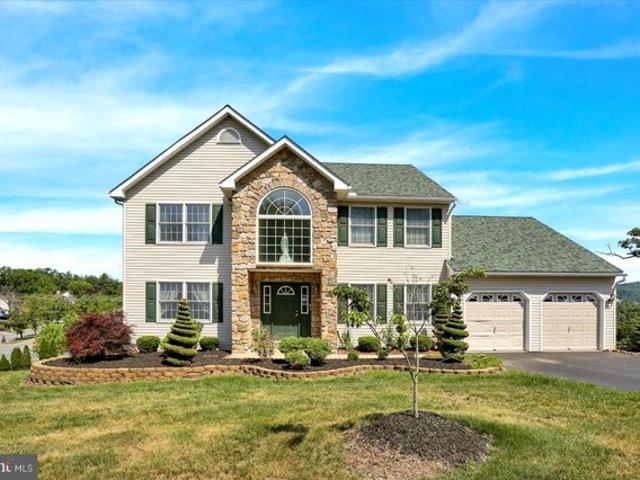 72 Sawgrass Dr, Reading, PA 19606
