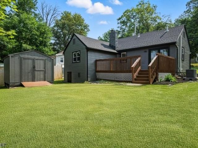 72 Springbrook Trl, Sparta, NJ 07871