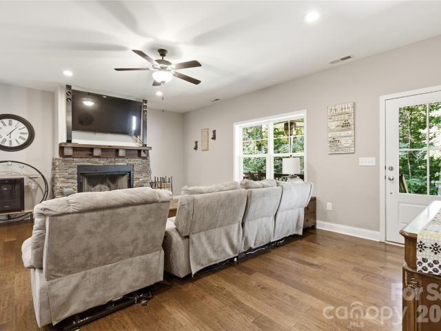 72 Summer Shade Court