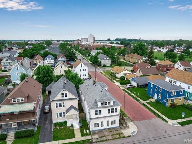 72 Sunset St, Buffalo, NY 14207