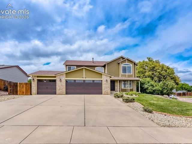 7304 Candelabra Dr, Colorado Springs, CO 80925