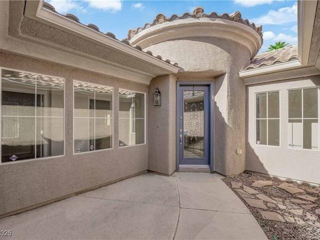 7304 Royal Melbourne Dr, Las Vegas, NV 89131