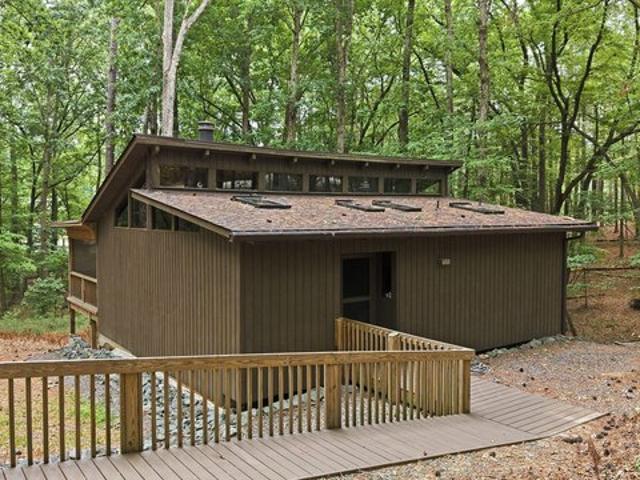 7304 Sunrise Rd, Chapel Hill, NC 27514