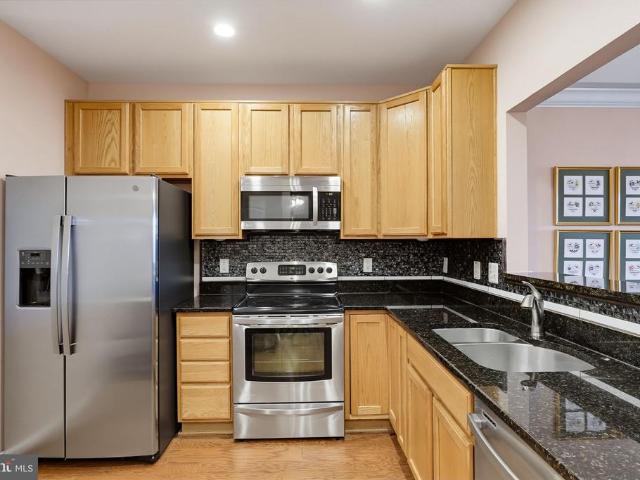 7305 Maplecrest Road # 304