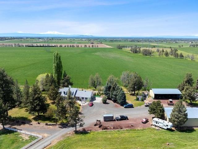 7305 SW Highway 126, Powell Butte, OR 97753