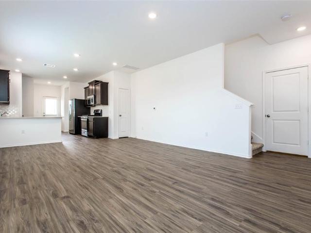7305 Spotted Leaf Way