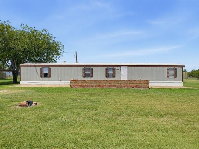 7305 Walden Dr, Joshua, TX 76058