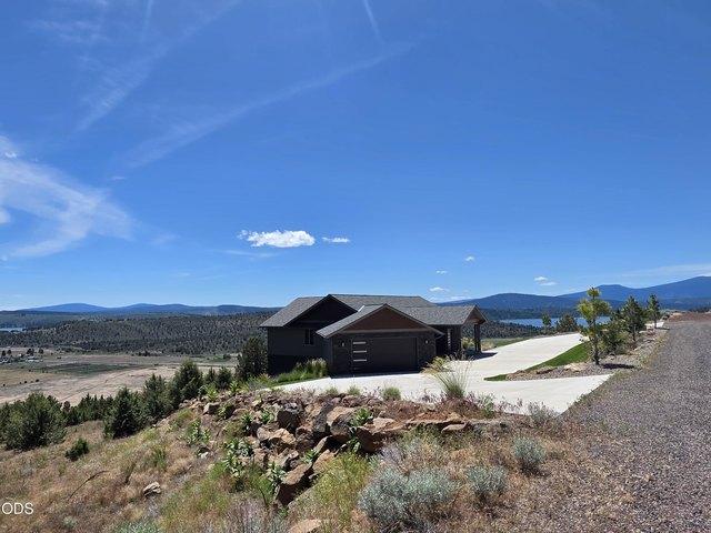 7306 Hanks Marsh Vis, Klamath Falls, OR 97601