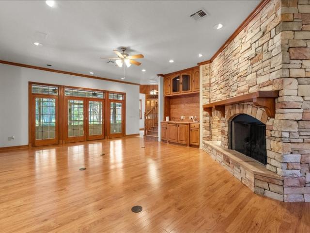7306 Live Oak Cir, Alvin, TX 77511 | MLS #55561 | Compass