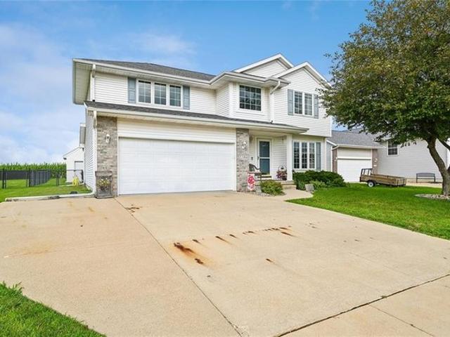 7306 Prairie Heights Dr SW, Cedar Rapids, IA 52404