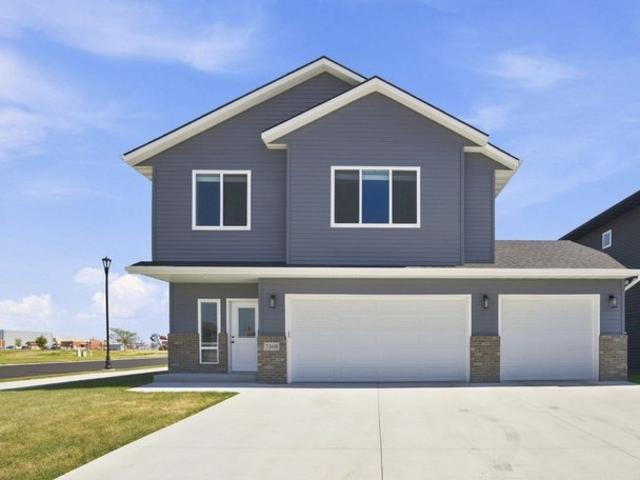 7308 Madelyn Ln S, Fargo, ND 58104