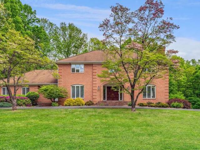 7309 Brookstone Ct, Potomac, MD 20854