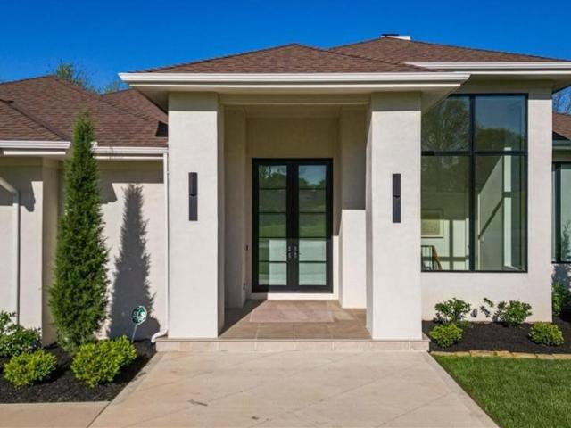7300 NW Pampas Ln, Parkville, MO 64152 | MLS #2615 | Compass