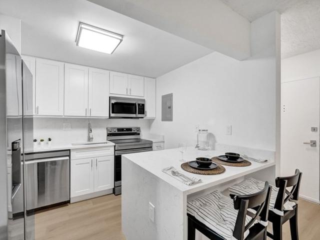 7300 NW 17th St Apt 305, Plantation, FL 33313