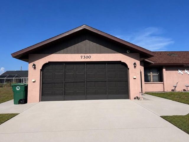 7300 Beardsley St, Englewood, FL 34224