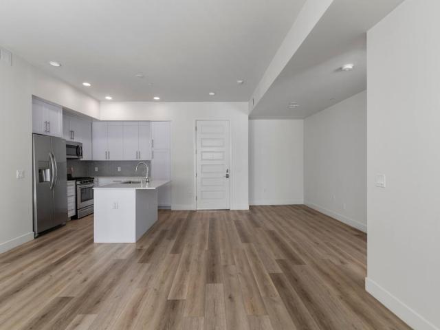 7300 E Earll Dr, Unit 1018, Scottsdale, AZ 85251 | MLS #7016 | Compass