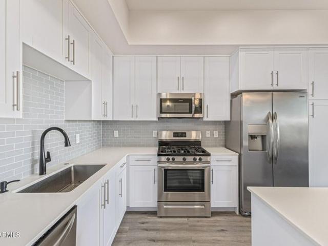 7300 E Earll Dr Unit 3020, Scottsdale, AZ 85251