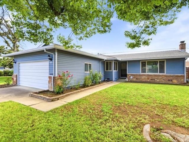 7300 Flamingo Way, Sacramento, CA 95828