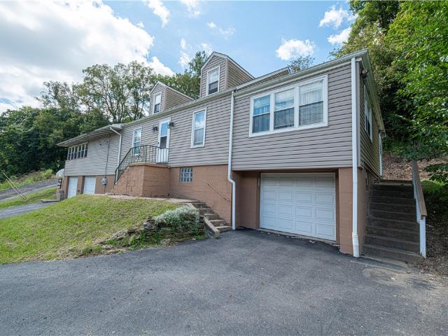 7300 Hutchinson