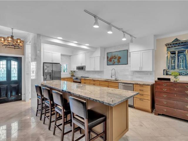 7300 Lakeshore Drive # 20