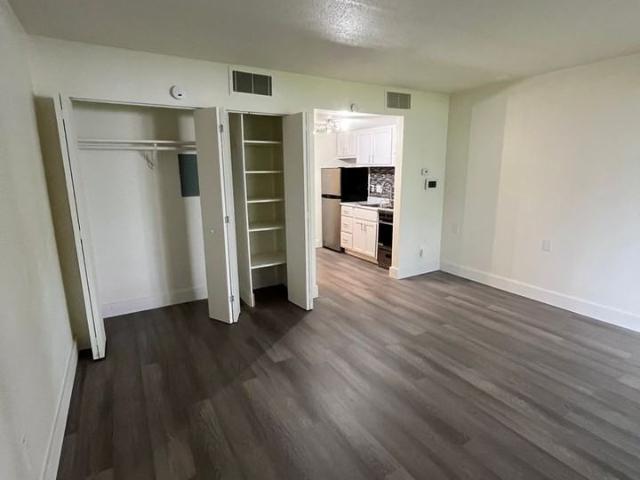 7300 W Dean Rd 2 Bedroom Apartment for Rent at 7300 W Dean Rd, Milwaukee, WI 53223 Whispering Hills