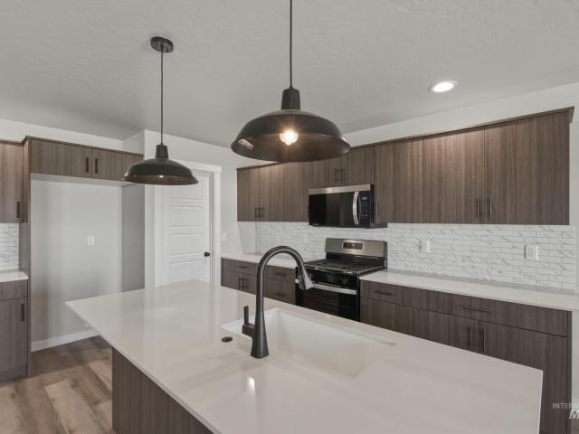 7300 W Trumbull Ct