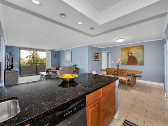 7300 Wayne Ave Apt 405, Miami Beach, FL 33141