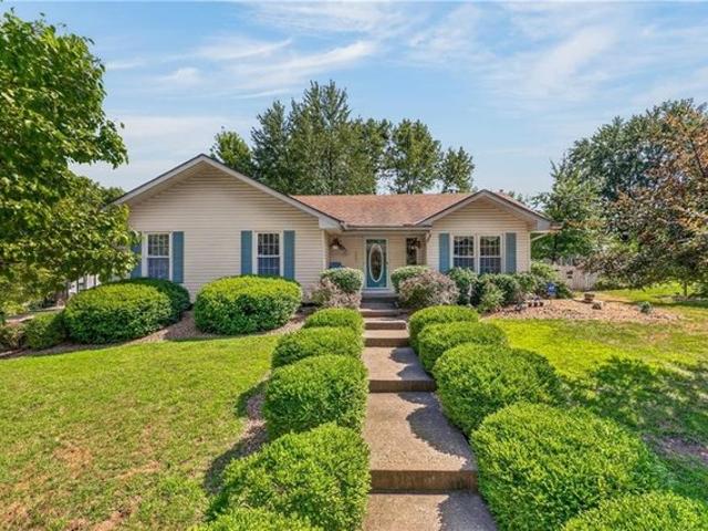 7301 NW 79th St, Kansas City, MO 64152