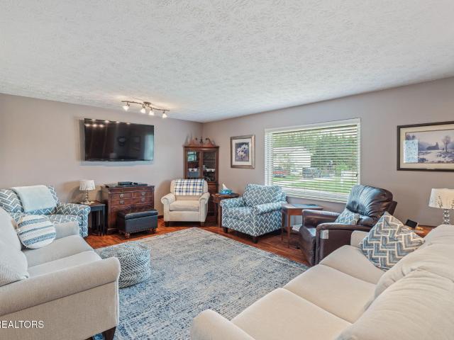 7301 Oxmoor Rd