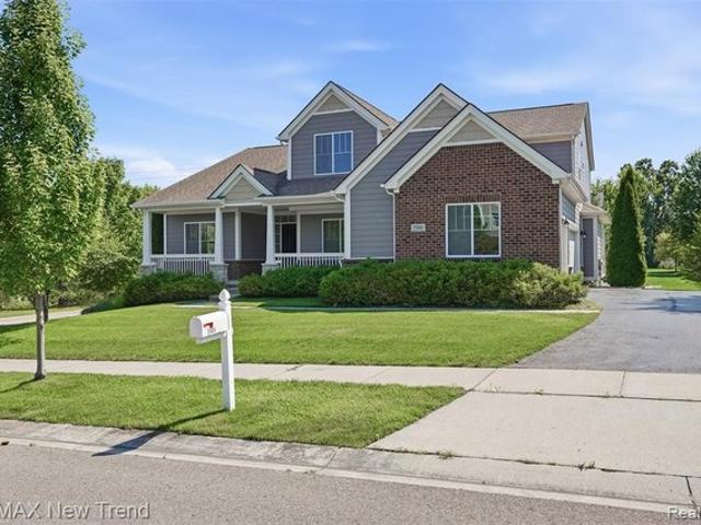 7301 Village Park Dr, Independence, MI 48346