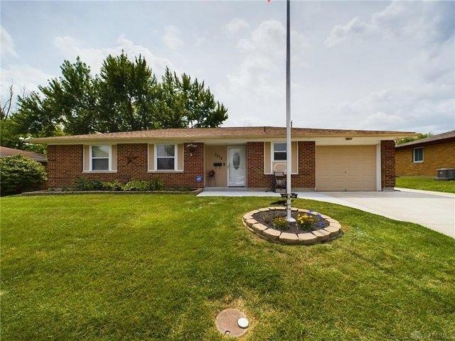 7302 Belle Plain Dr, Huber Heights, OH 45424
