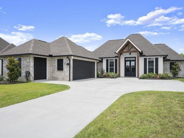 7303 Lillie Dr, Denham Springs, LA 70706