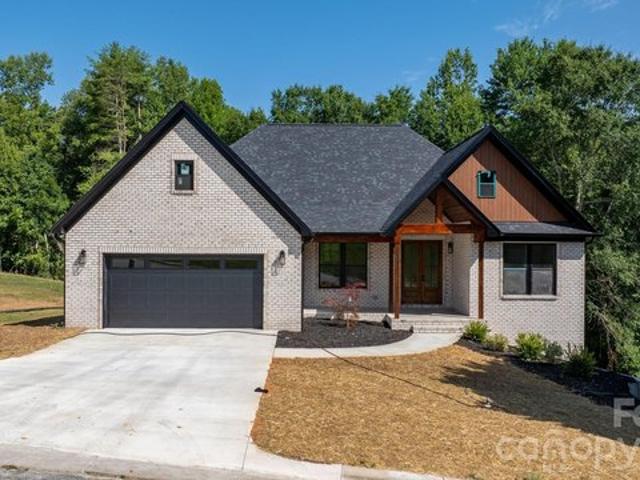 730 Chatsworth Cir SE, Lenoir, NC 28645