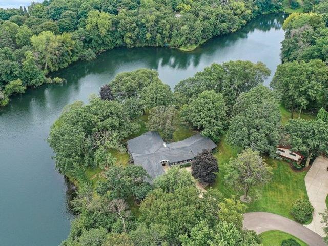 730 Amber Dr, Shoreview, MN 55126