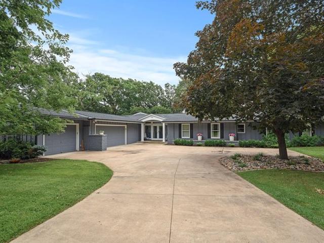 730 Amber Dr, Shoreview, MN 55126